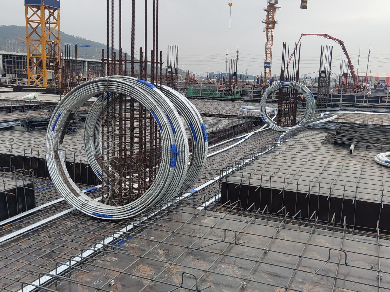 NHÀ MÁY LUXSHARE ICT - VÂN TRUNG